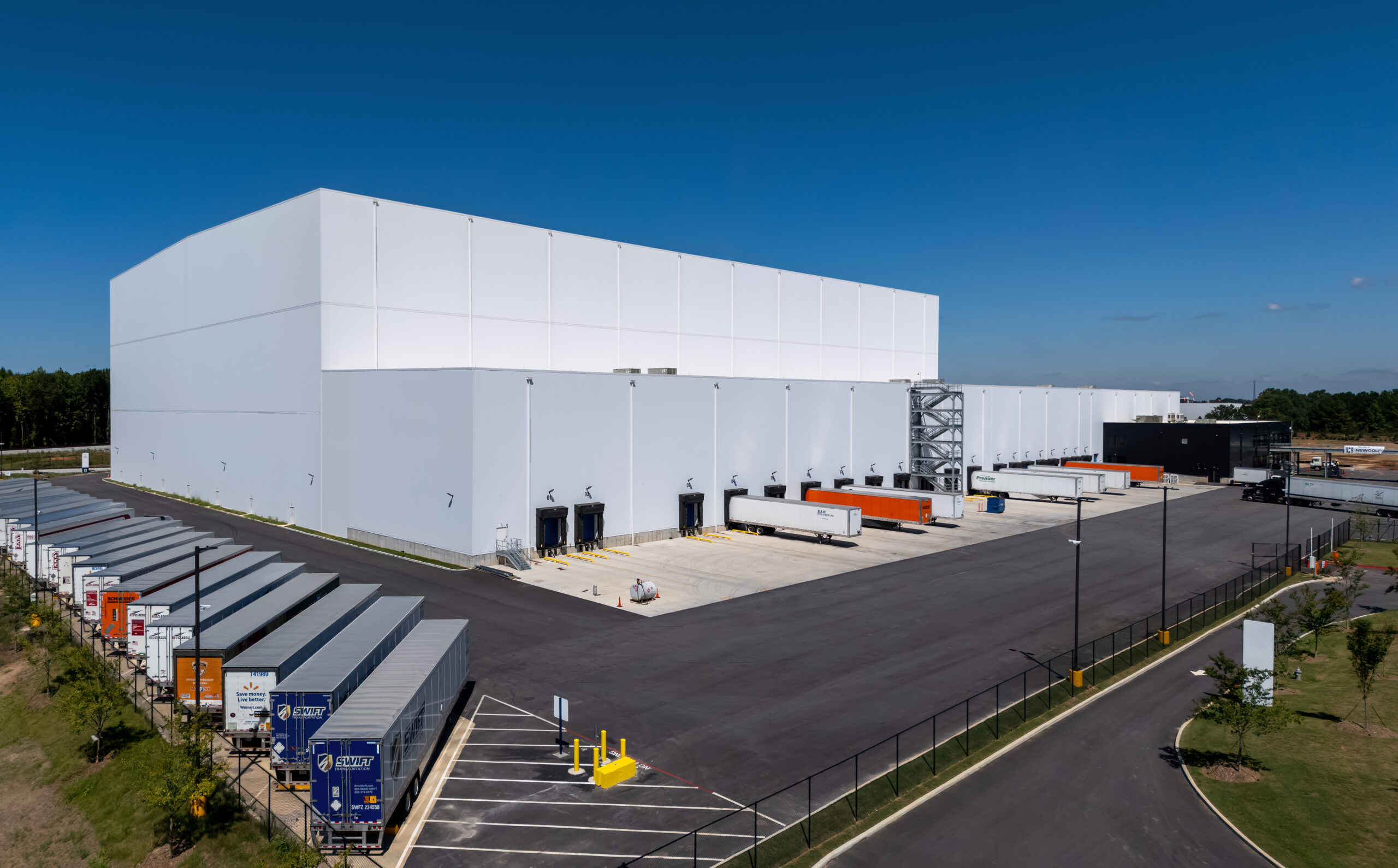 NewCold Advanced Food Logistics | Multilevel temperature-controlled ...